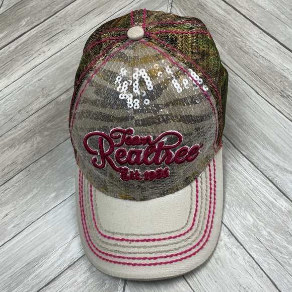 Realtree | Accessories | Nwt Team Real Tree Sequins Pink Camo Hat ...